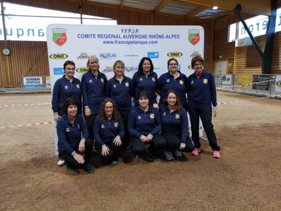 Au pied du podium! Bravo à Cathy, Françoise et Nathalie – Ste Foy Pétanque